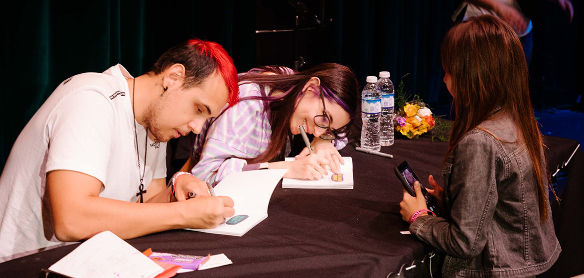 Lyna Vallejos y Dani Morro de visita en Argentina - Penguin Libros AR